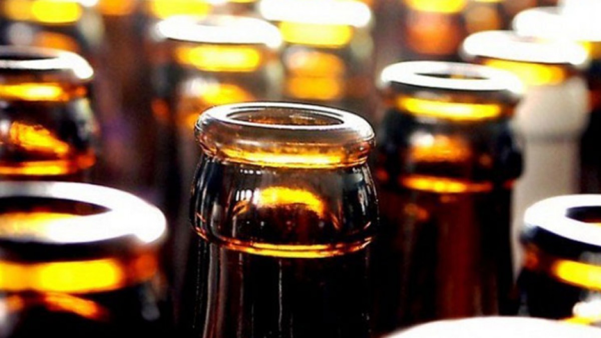 Massive Raid On Liquor Party 28 Criminals Arrested By Police